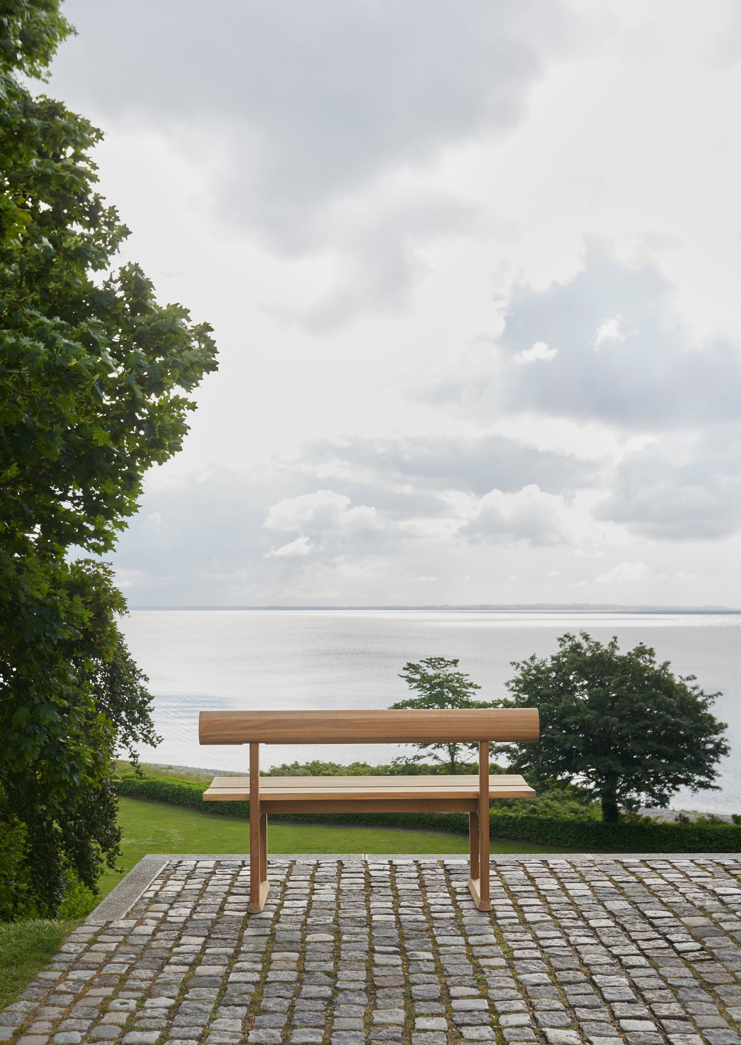 Banco Bench | Fritz Hansen – Oski and Lottie